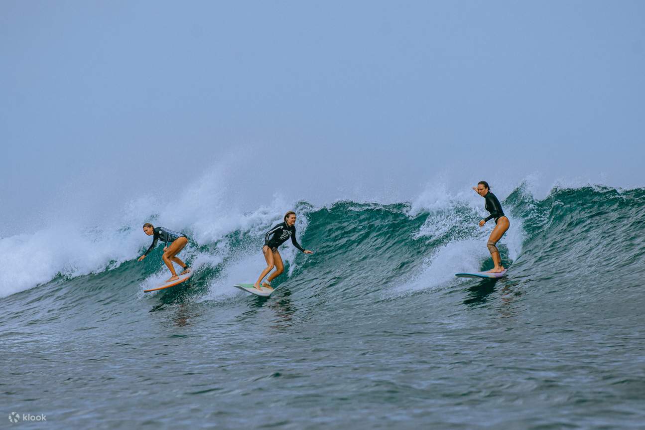 ชั้นเรียนเซิร์ฟในเซมินยัก โดย Nuna Surfing School - Klook ประเทศไทย