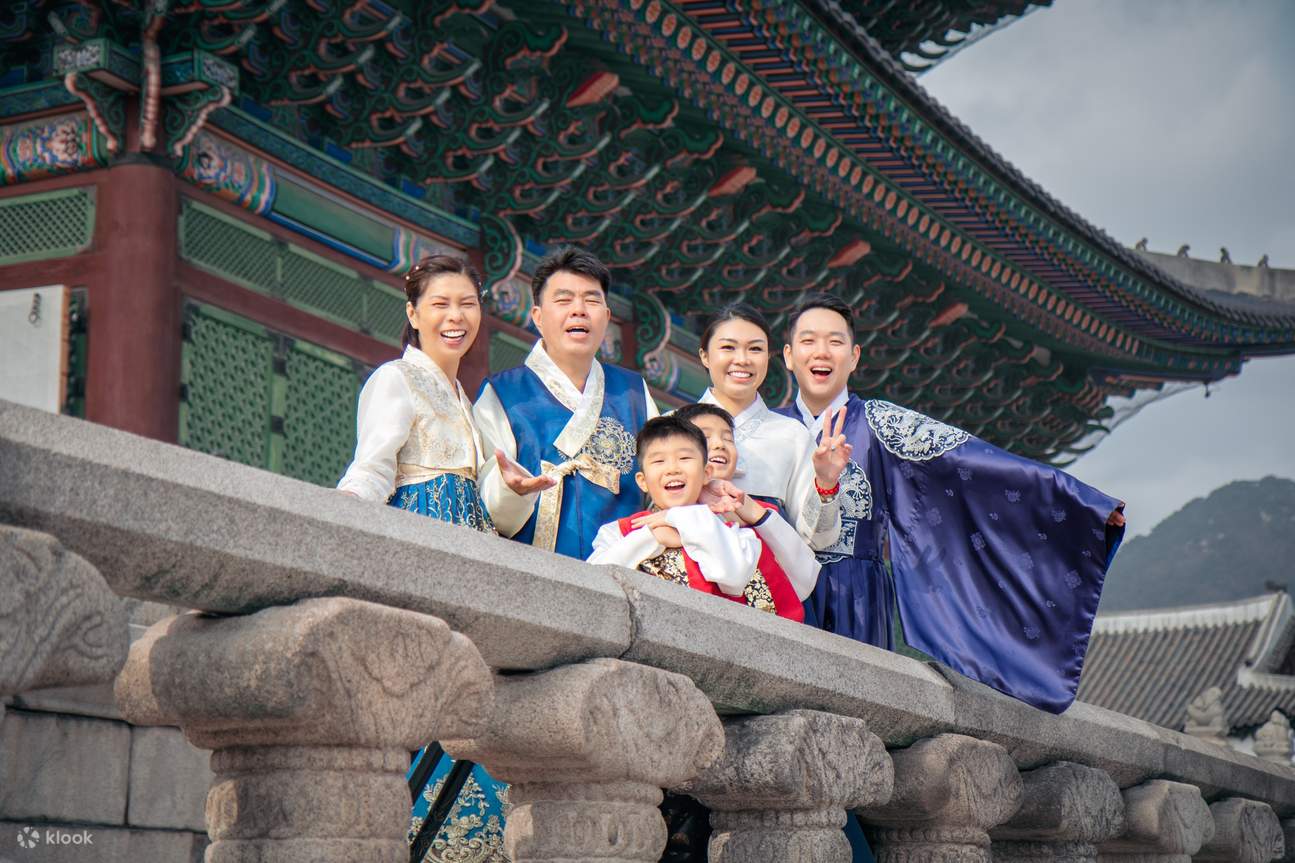 Gyeongbokgung K-drama Hanbok Experience by Daehanhanbok - Klook