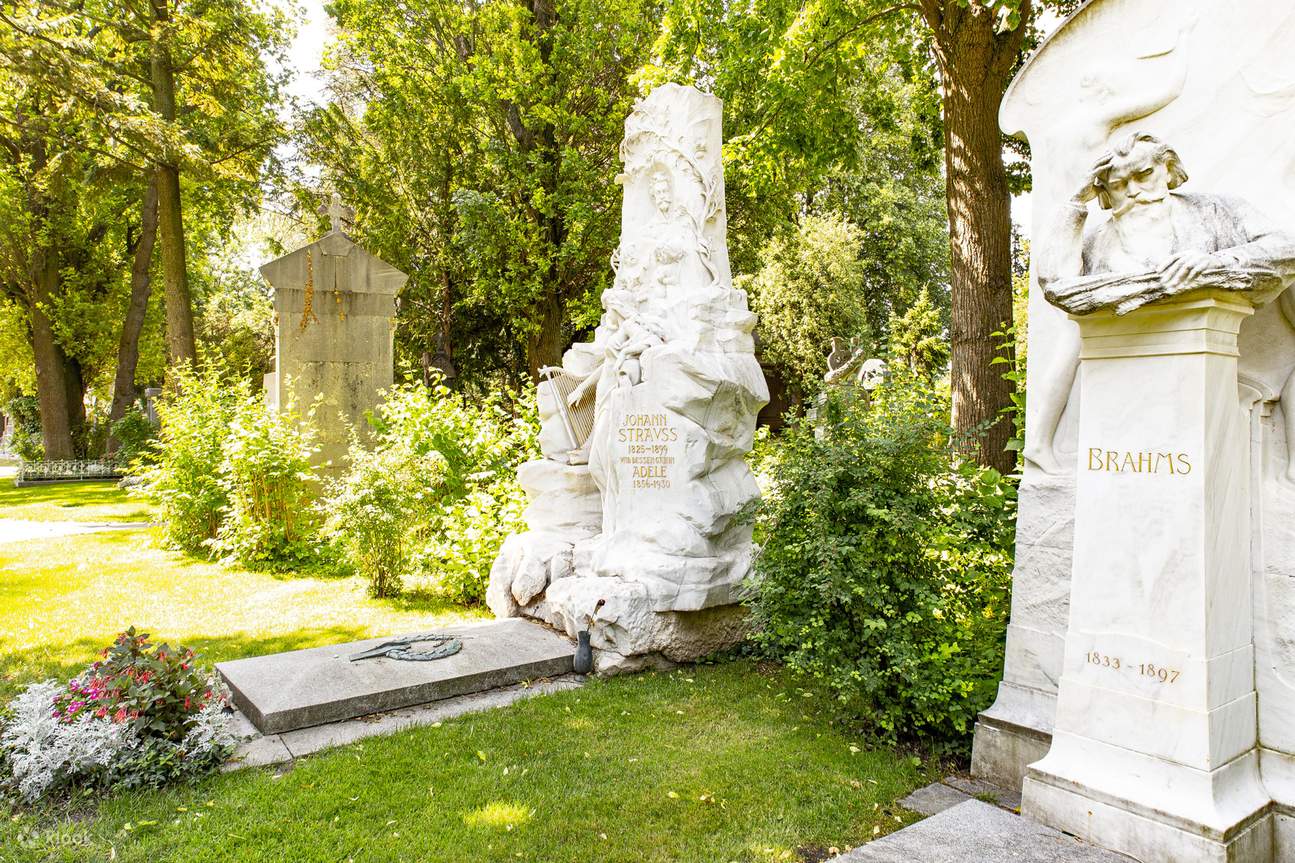 Vienna: Guided tour of the Central Cemetery - Klook États-Unis