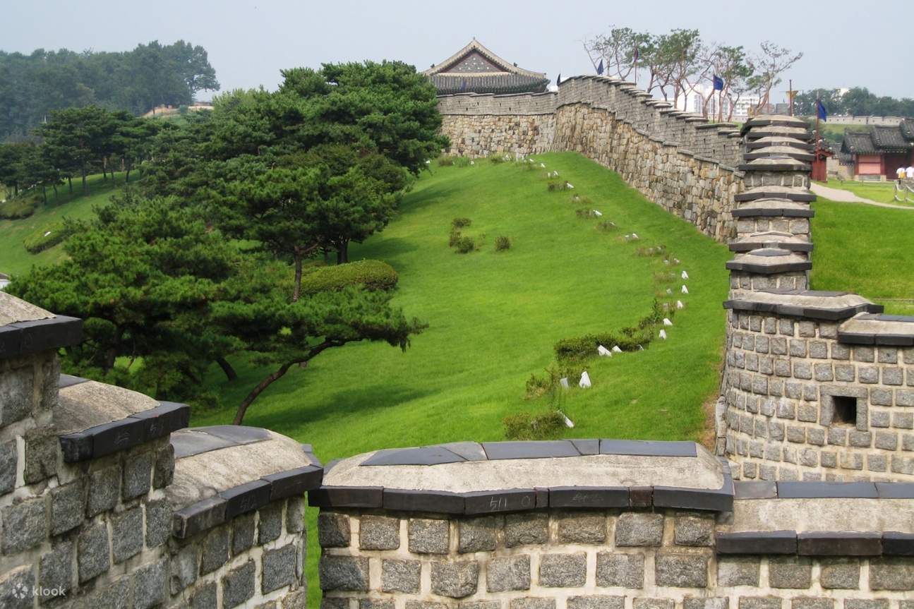 Suwon Hwaseong Fortress and Folk Village Tour - Klook