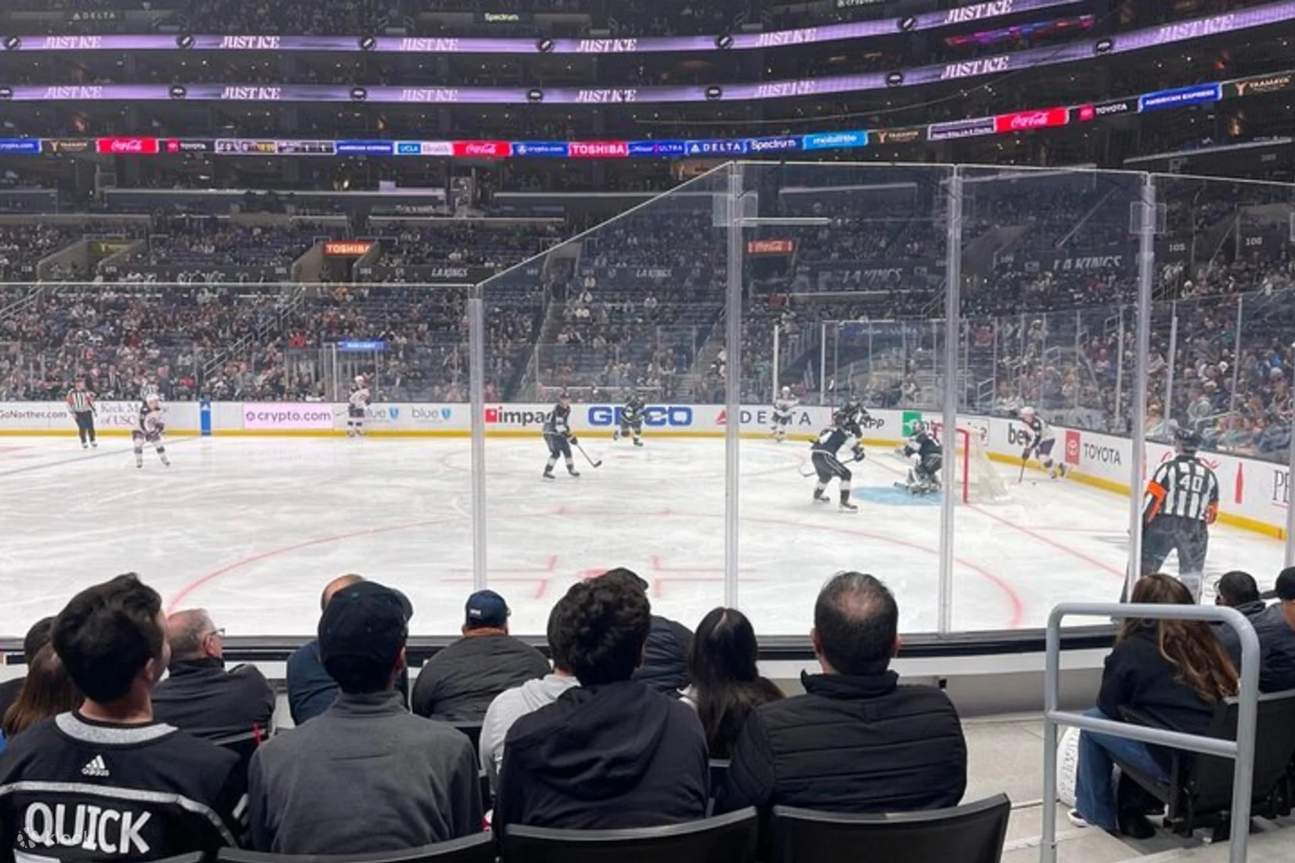 Pertandingan Hoki Es LA Kings di Crypto.com Arena - Klook Indonesia