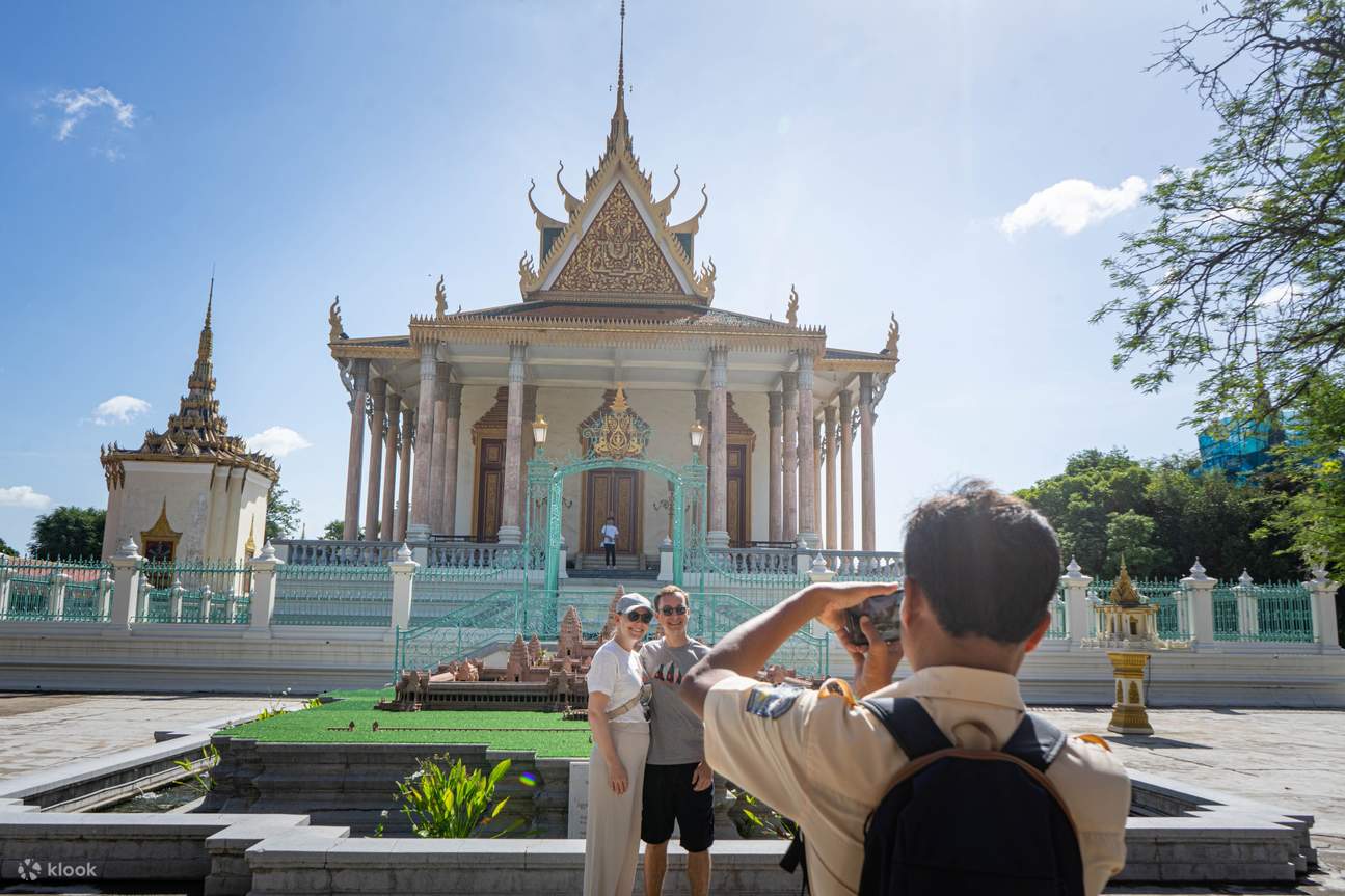 Temukan Phnom Penh: Tur Kota Setengah Hari dengan Tuk Tuk bersama Siem ...