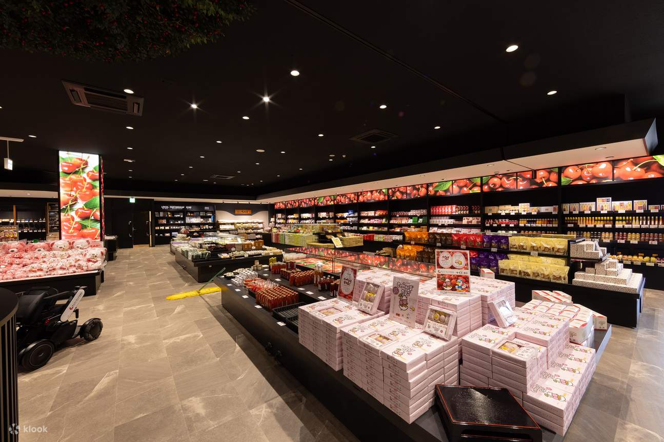 Yamagata Prefecture Fruit Picking Experience & Ginzan Hot Spring One ...