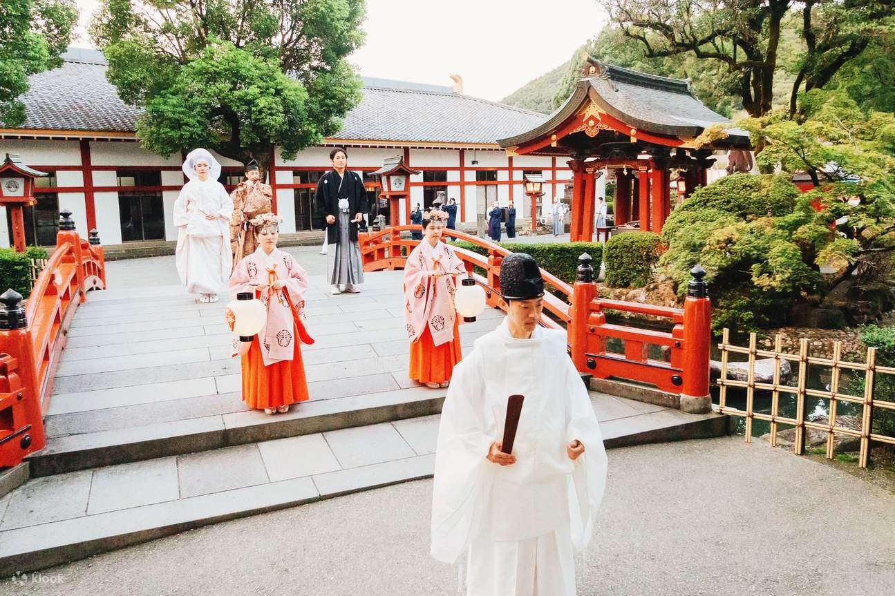 Sake, Shrine & Fox Wedding: Cultural Evening Bus Tour - Klook The Bahamas