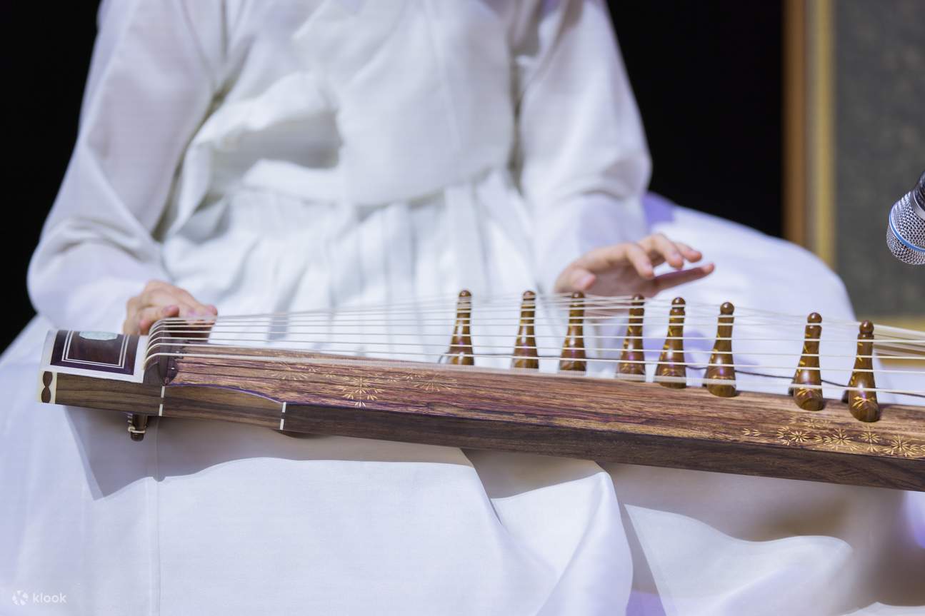 Korean Traditional Musical Instrument Gayageum Class in Itaewon - Klook ...