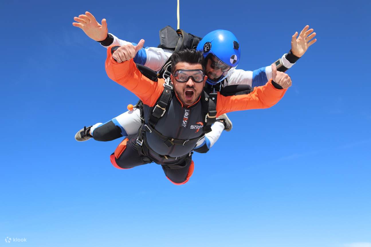 Skydive Experience in Abu Dhabi - Klook India