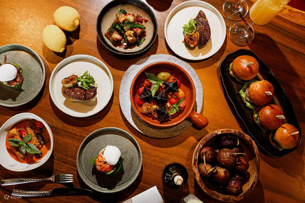 Luxurious Beachfront Resort Dining | Festive Buffet at Village Butcher ...