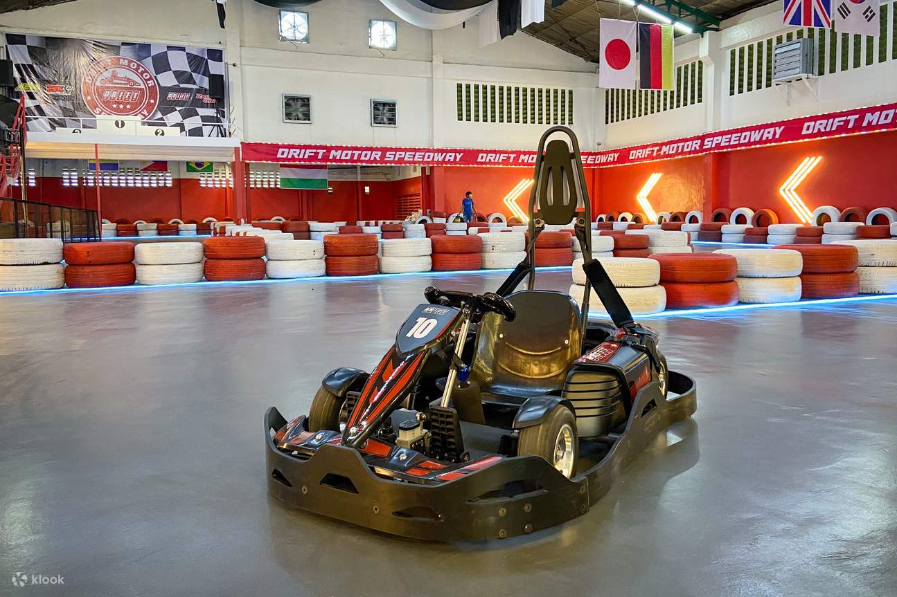 Pengalaman Karting Dalaman Litar Lumba Motor Drift - Klook Amerika Syarikat