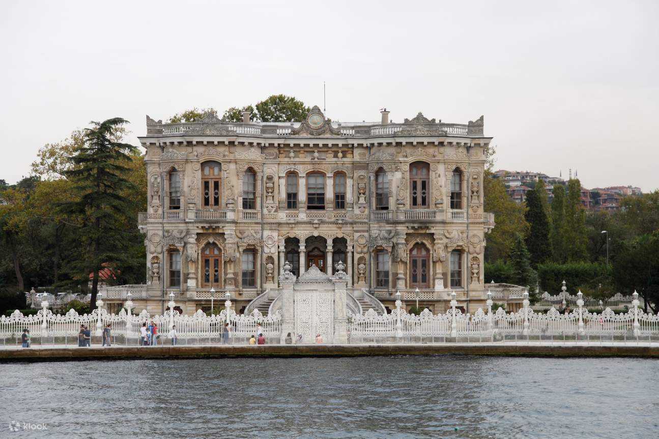 Bosphorus Cruise, Dolmabahce Palace, Spice Bazaar Guided Tour in ...
