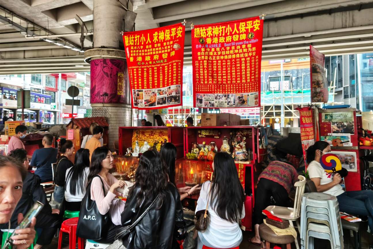 Ding Ding Car Tour: Food and cultural attractions along the way - Klook