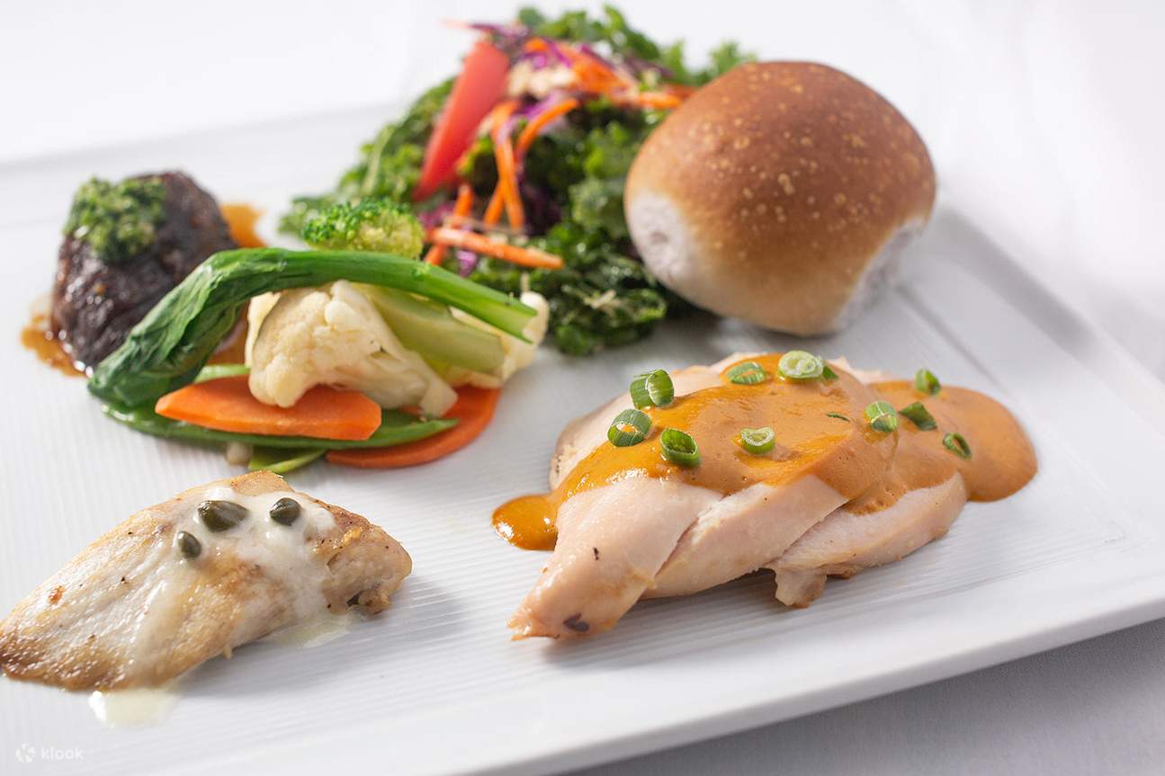 Premium Sunset Dinner Cruise from Kaanapali Beach - Klook United Kingdom