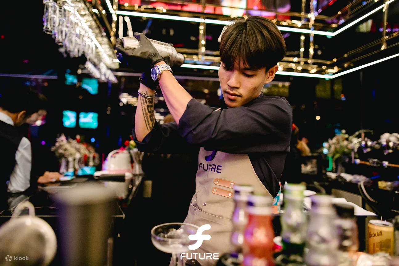 Quán cà phê tương lai & Nhà hàng & Nhà hát Live - Klook Việt Nam