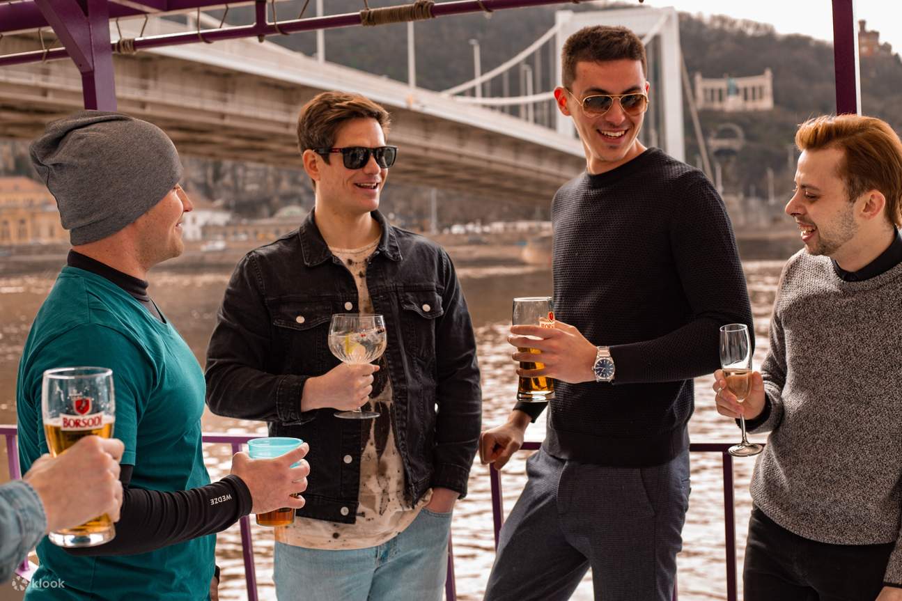 Sightseeing Cruise with Unlimted Booze in Budapest Cruise Tour - Klook ...