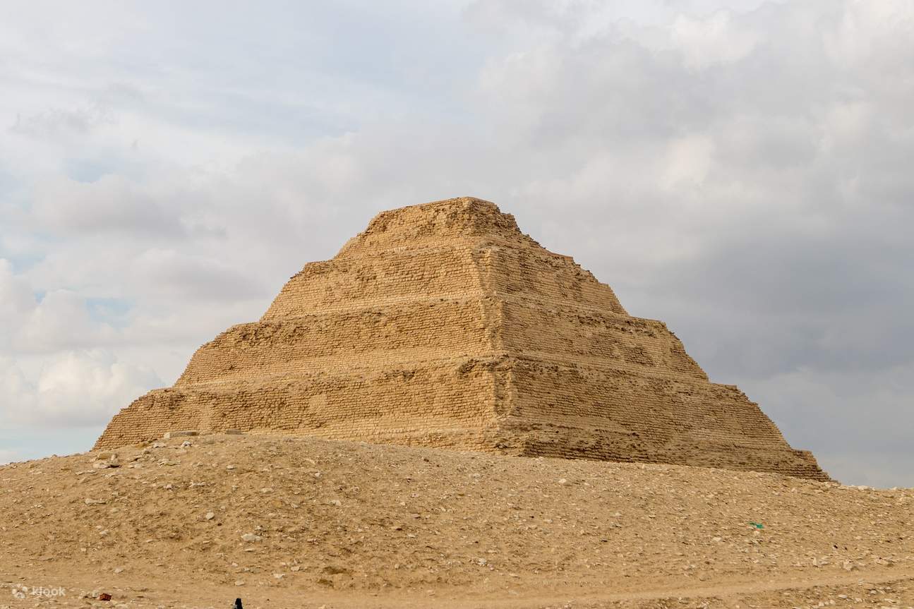Private tour: GIza Pyramids, Memphis City & Sakkara Pyramid - Klook ...