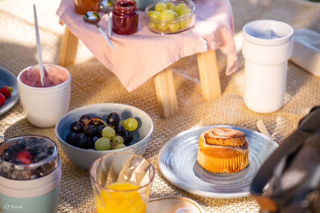 Private Breakfast Picnic Experience at Lake Lucerne - Klook Philippines