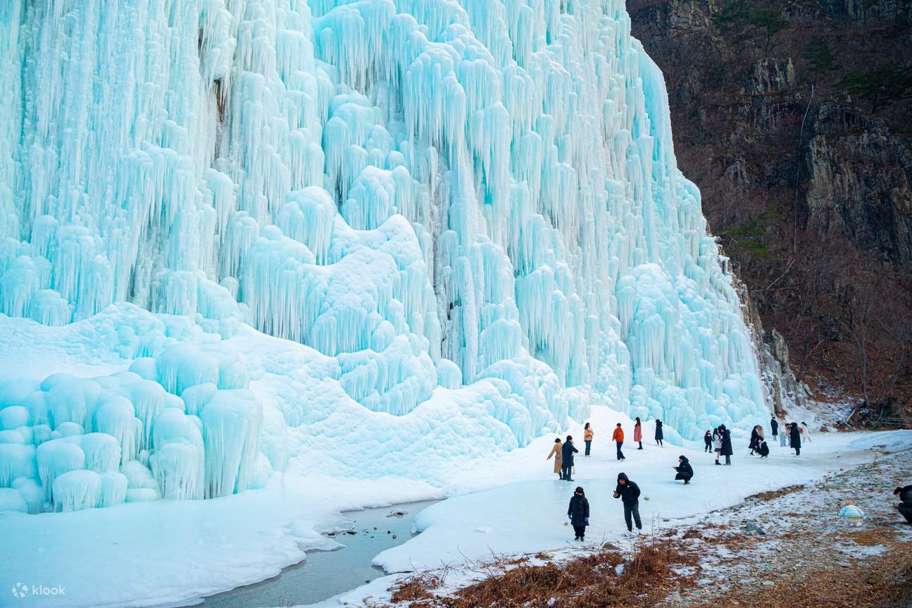 Recorrido a pie por el enorme valle de hielo de Cheongsong y la montaña ...