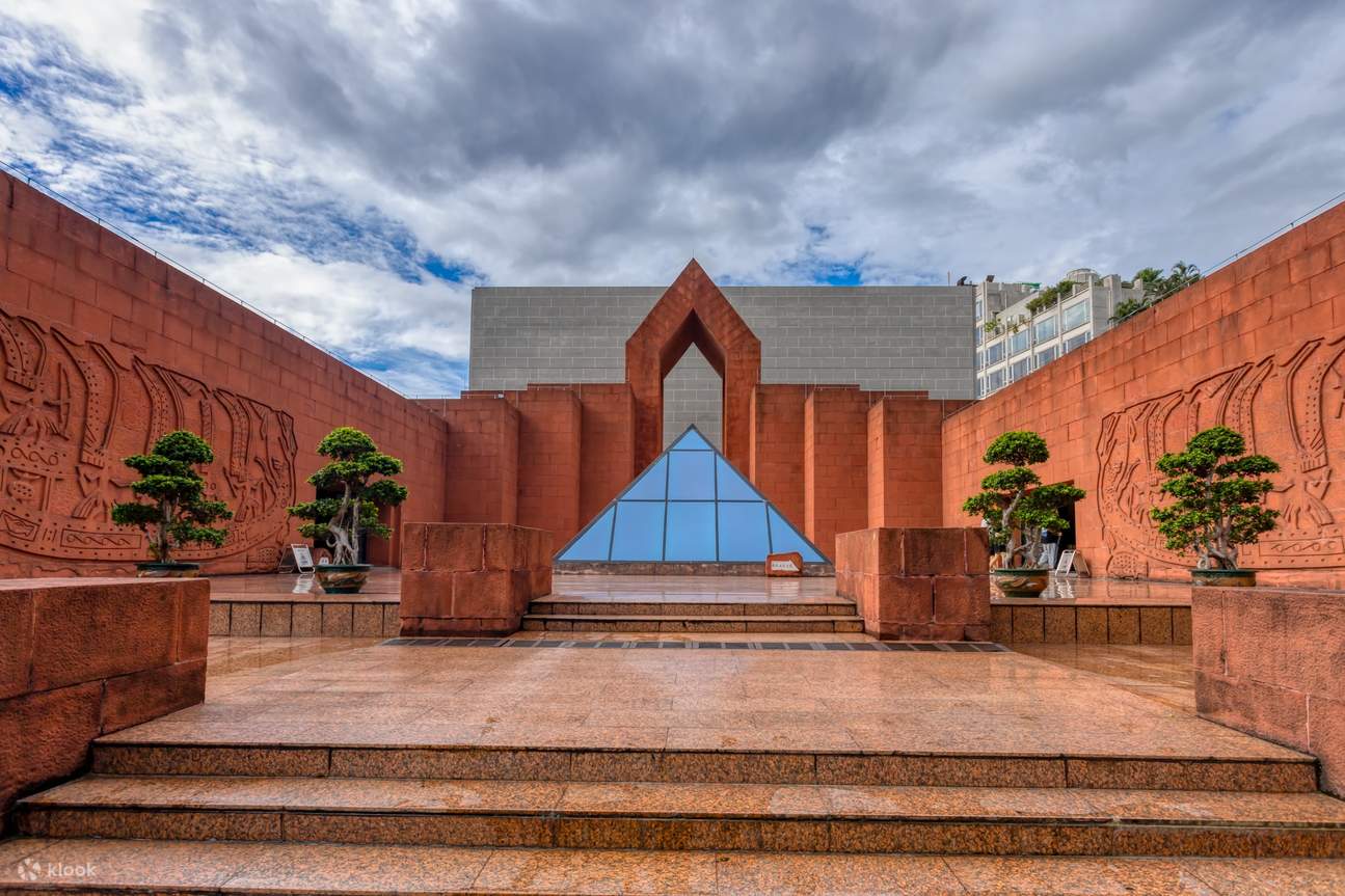 Chen Clan Academy & Nanyue King Tomb Museum & Yuexiu Park & Sun Yat-sen ...