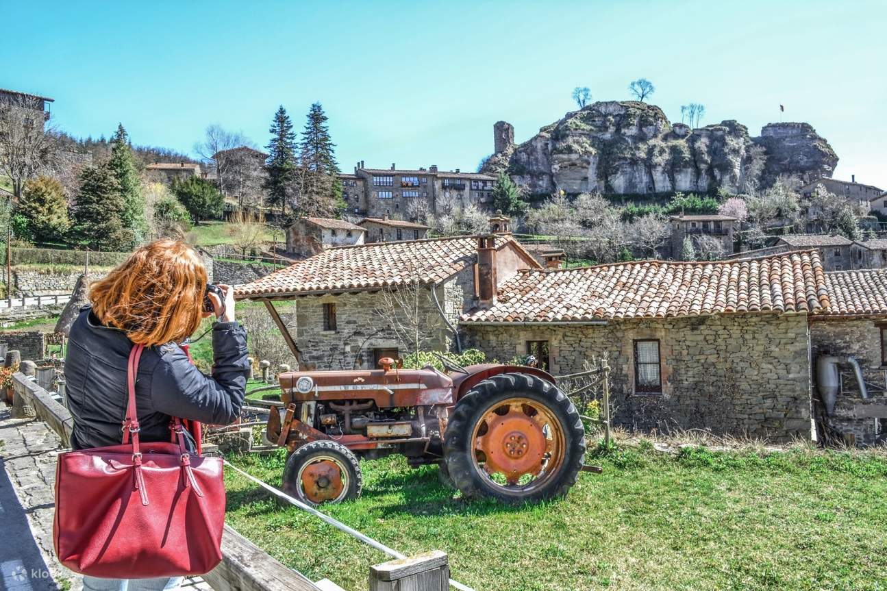Cultural and Gastronomic Tour in Catalunya Medieval Villages - Klook India