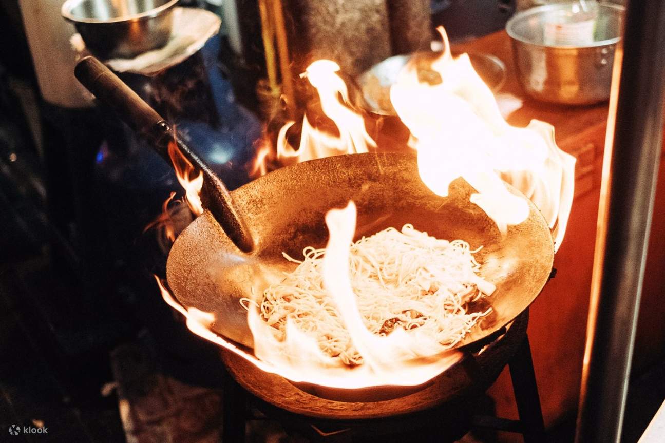 Private Bangkok Taste the Flame Spicy Tour by Gogo Guide, Thailand ...