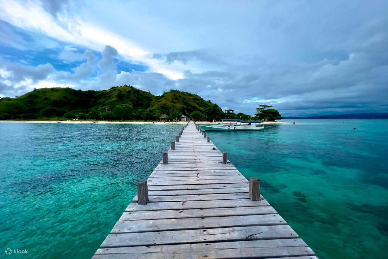 Lawatan Bot Laju Sehari Penuh dari Labuan Bajo dengan Bot D'Tour ...