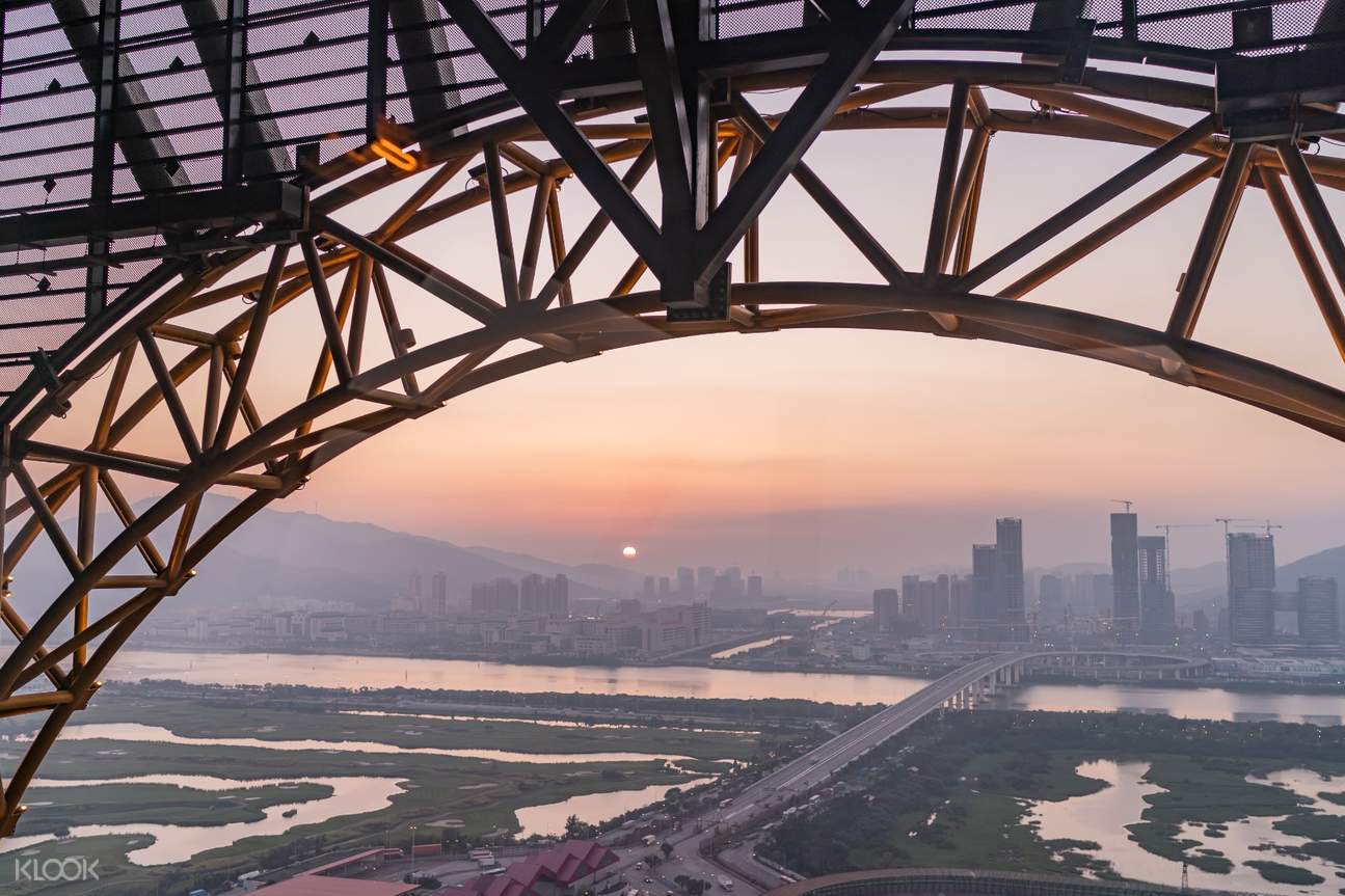 Golden Reel Ferris Wheel in Studio City Macau