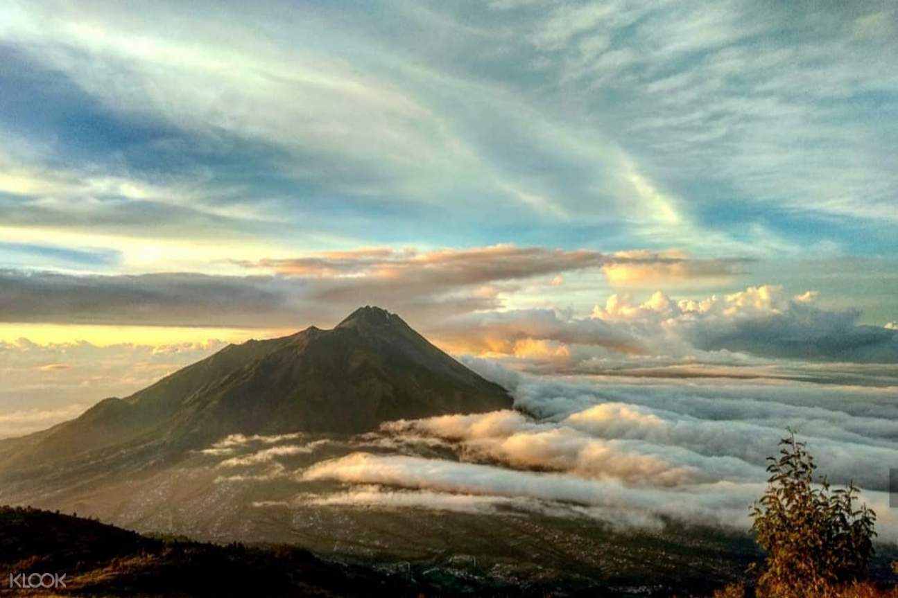 2D1N Private Trekking Tour Gunung Merbabu di Yogyakarta - Klook Indonesia