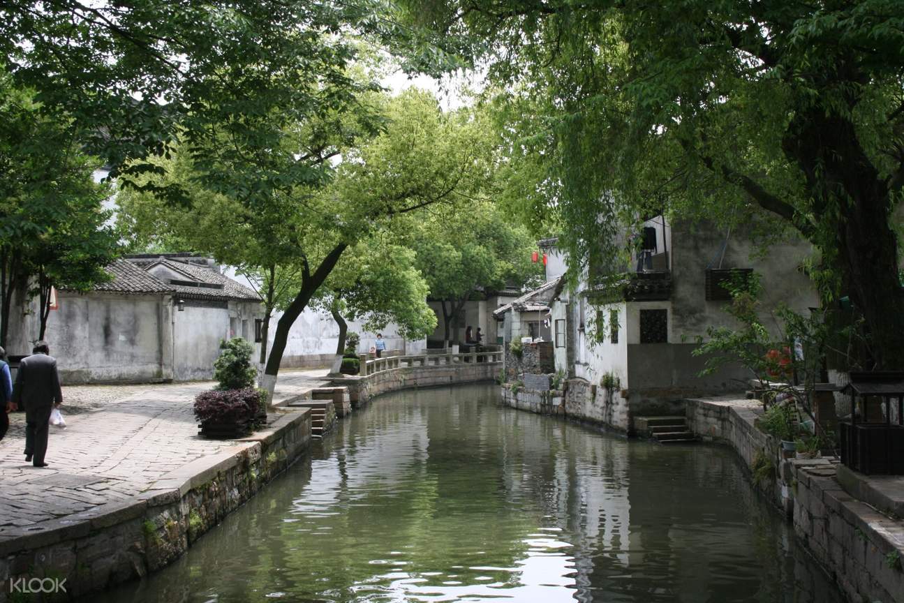 Visit an Ancient Water Town with a Tongli Admission Ticket in Suzhou