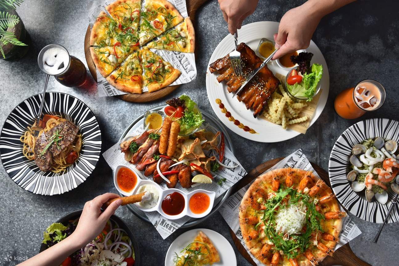 Daisy Dining Table CHUJU-Tainan Fuqian Store - Klook United States