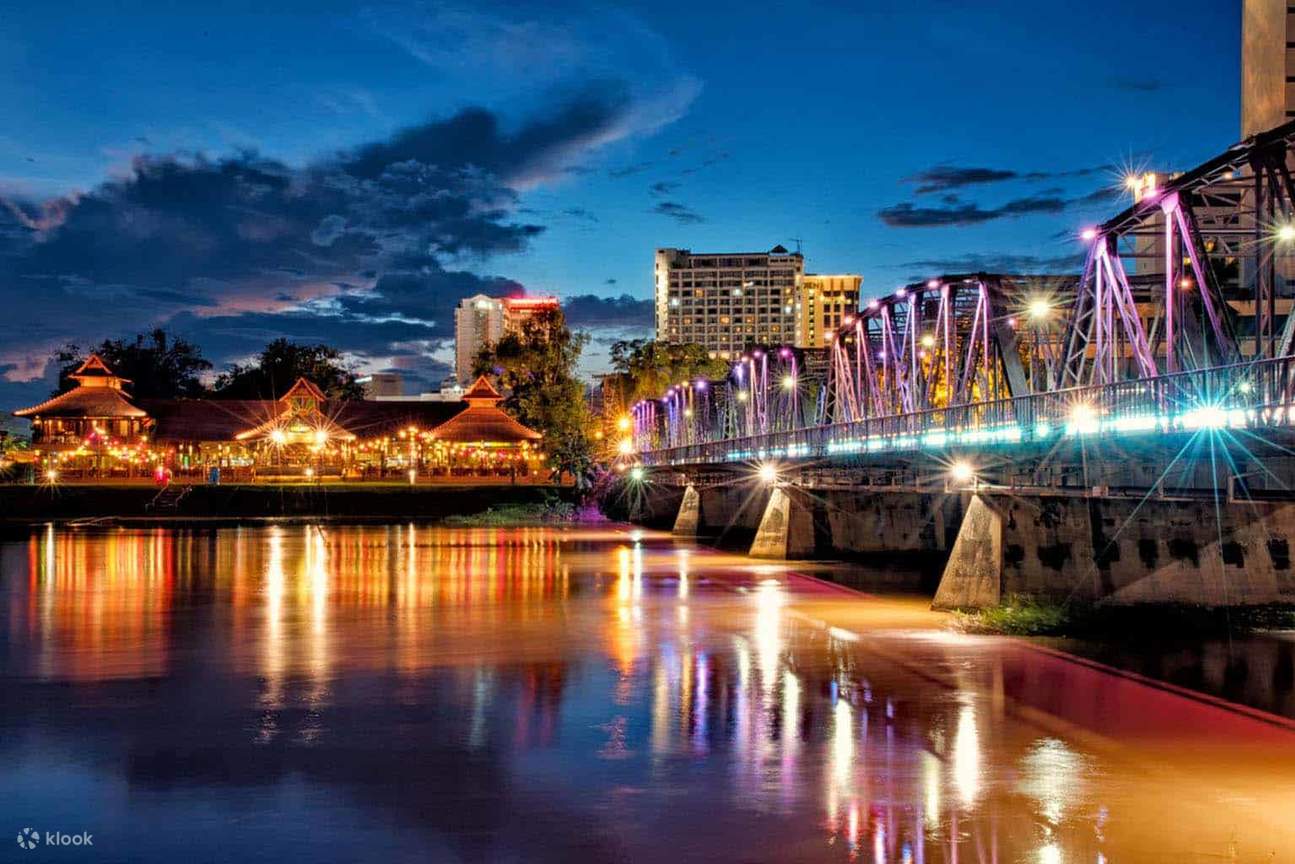 Kayak ligero nocturno en Chiang Mai - Klook Estados Unidos