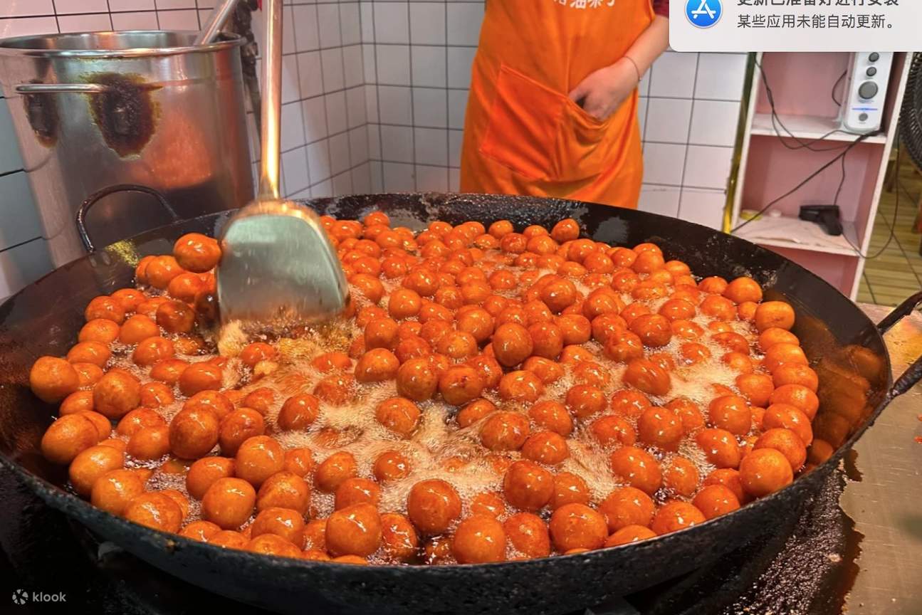 Tipsy Tour: Tur Malam Makanan dan Anggur Asli Chengdu - Klook Indonesia