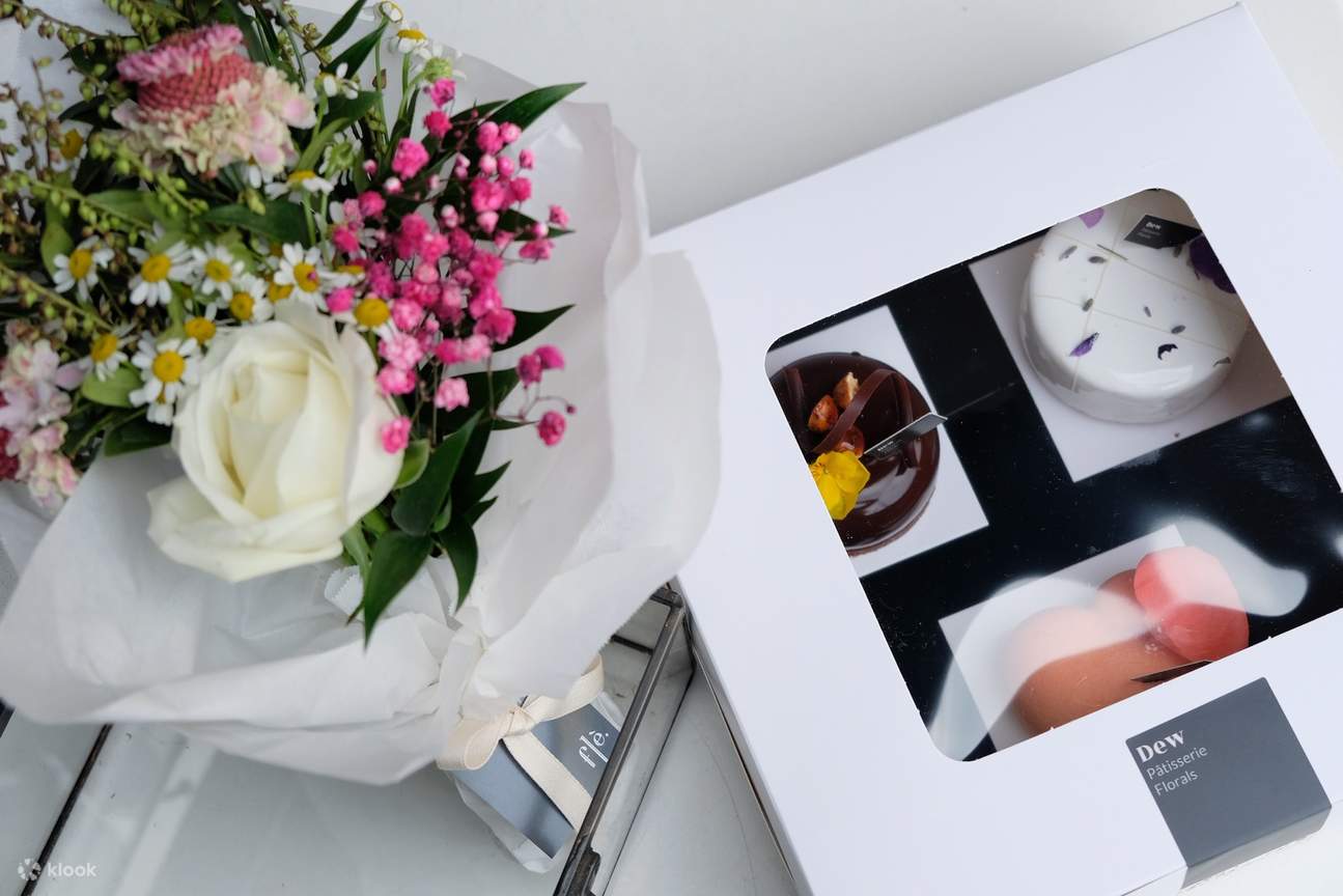 Dew Bangsar, Jalan Telawi - Klook