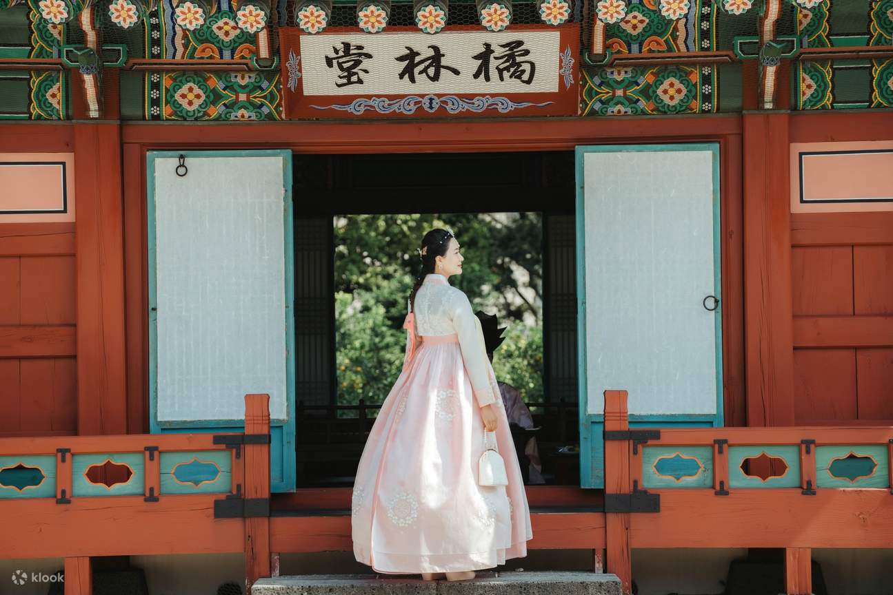 Jeju Palace Hanbok Experience + Photography - Klook
