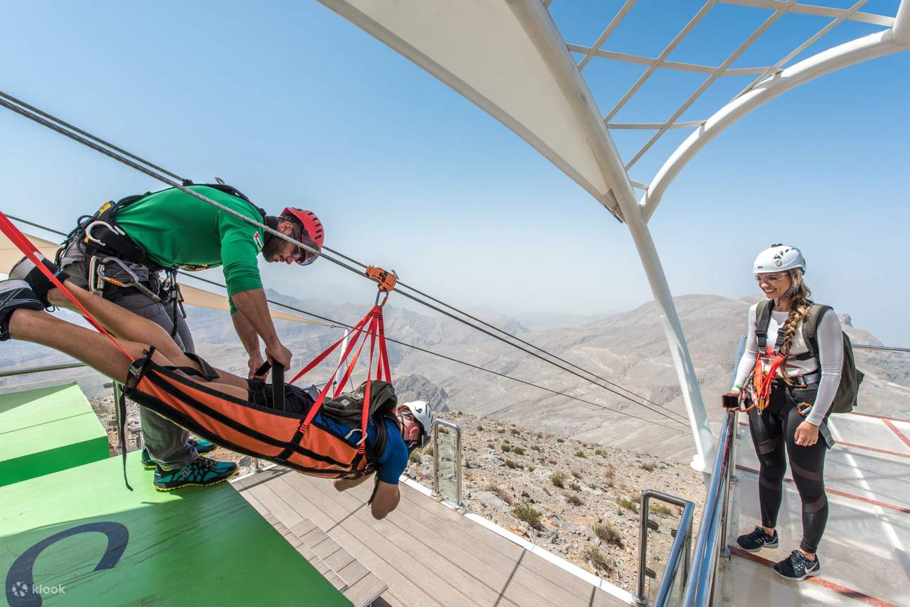 体验世界上最长的 Jebel Jais 高空滑索的刺激,距迪拜仅很短的车程 Klook客路