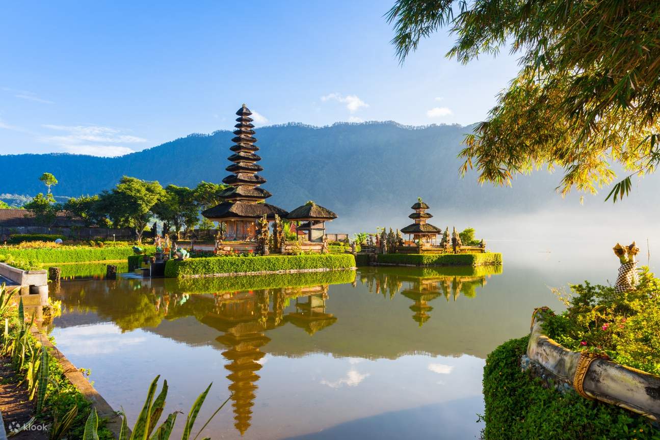 Nord-Bali-Sonnenaufgang, Handara-Tor und Ulun Danu Bratan-Tour - Klook ...