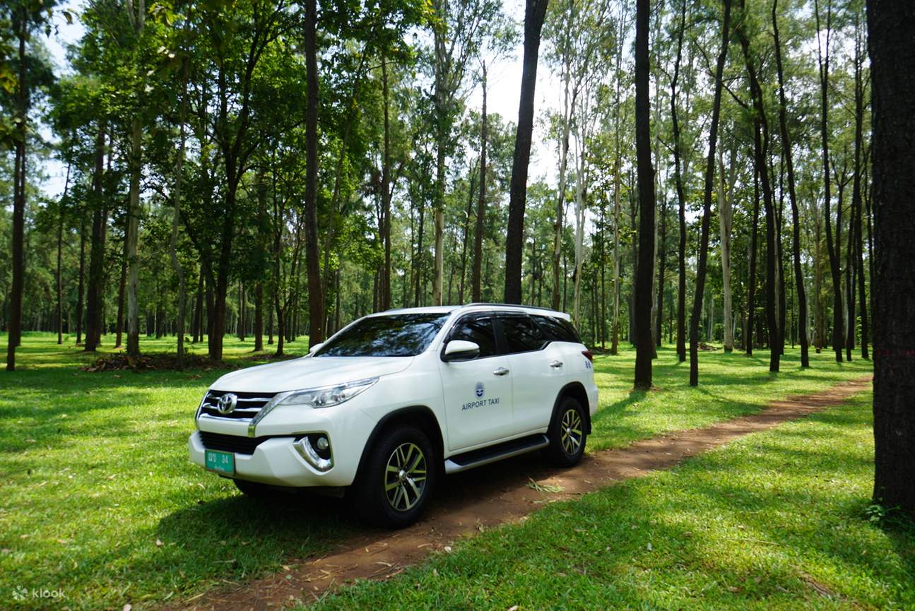 Wat Rong Khun & Baandam Museum & Border of Golden Triangle Car Charter ...