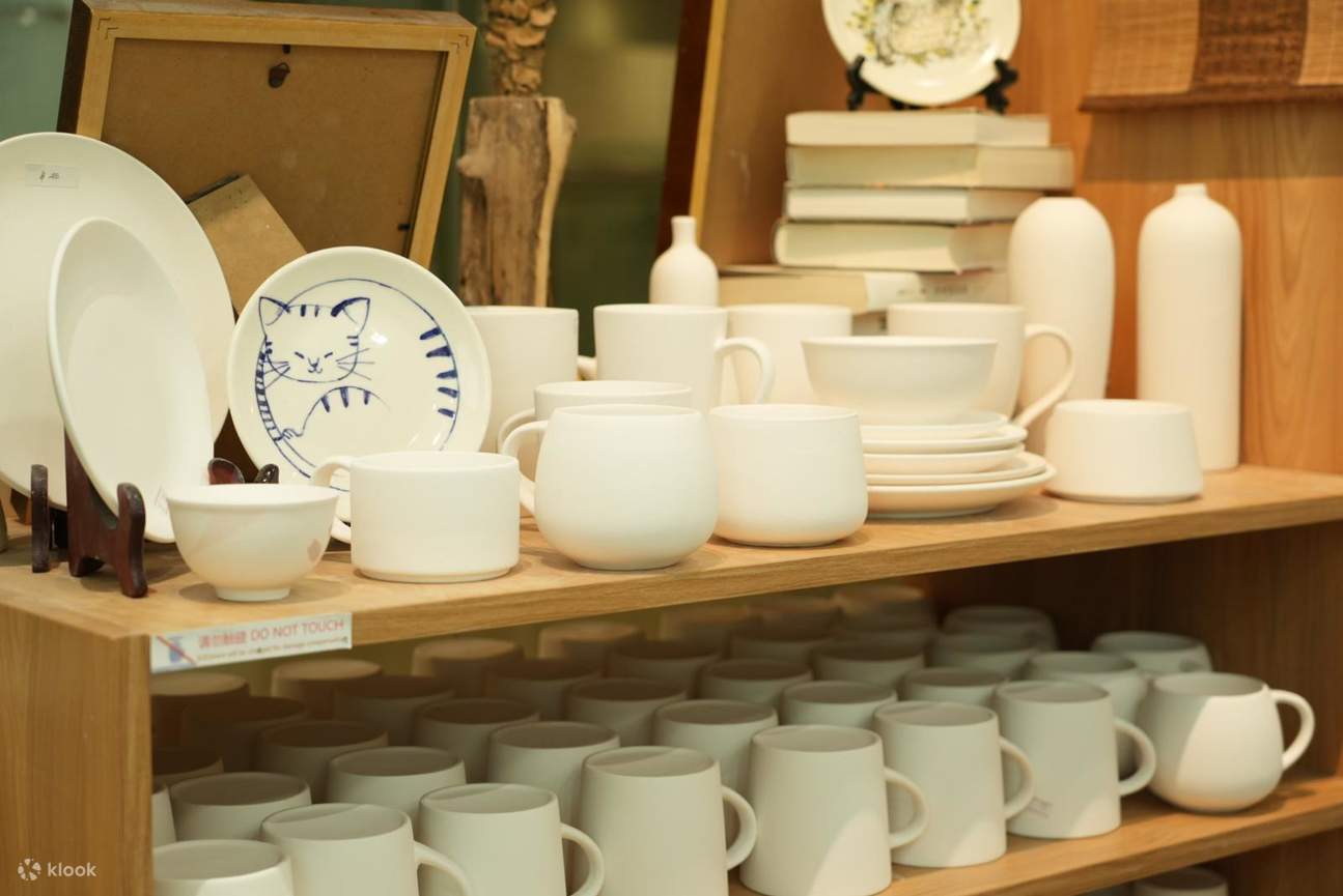 Lokakarya Seni Lukis Tembikar Studio Keramik Taoz - Klook Indonesia