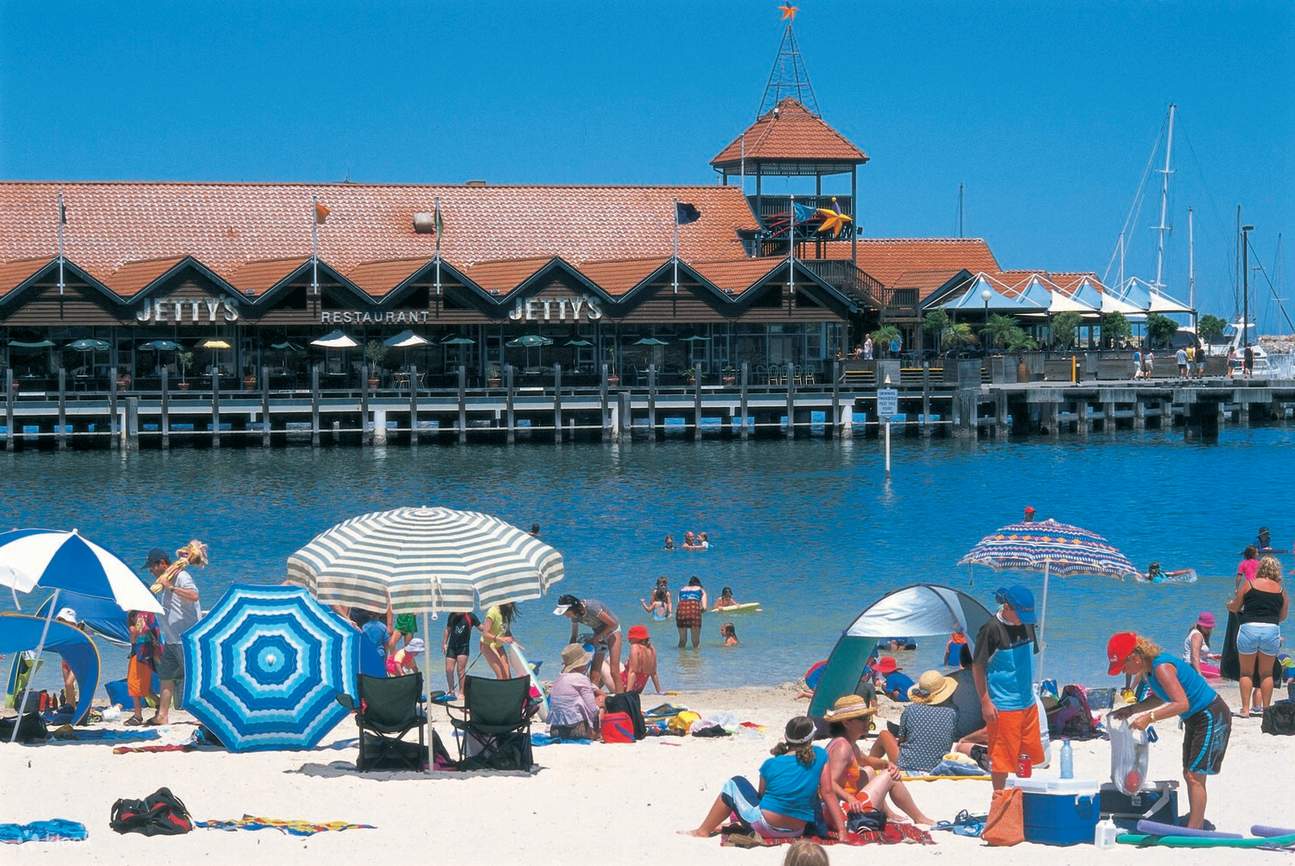 Pinnacle Desert Explorer with Lancelin Sandboarding Full Day Tour ...