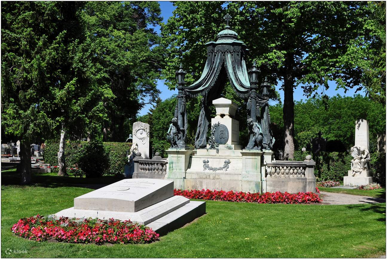 Vienna: Guided tour of the Central Cemetery - Klook États-Unis