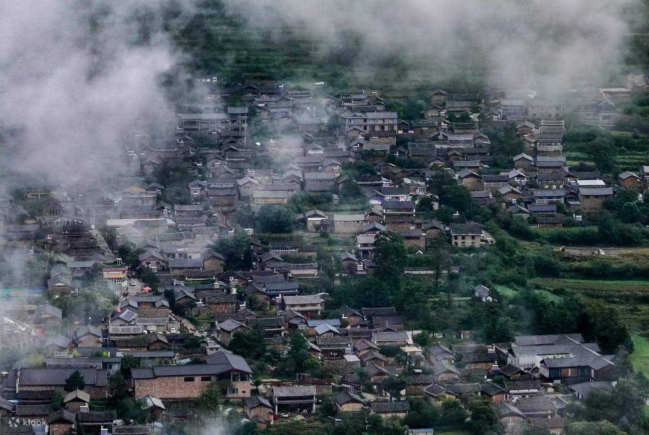 Yunnan Lijiang Baisha Ancient Town-Yuhu Village One-Day Tour (Walking ...