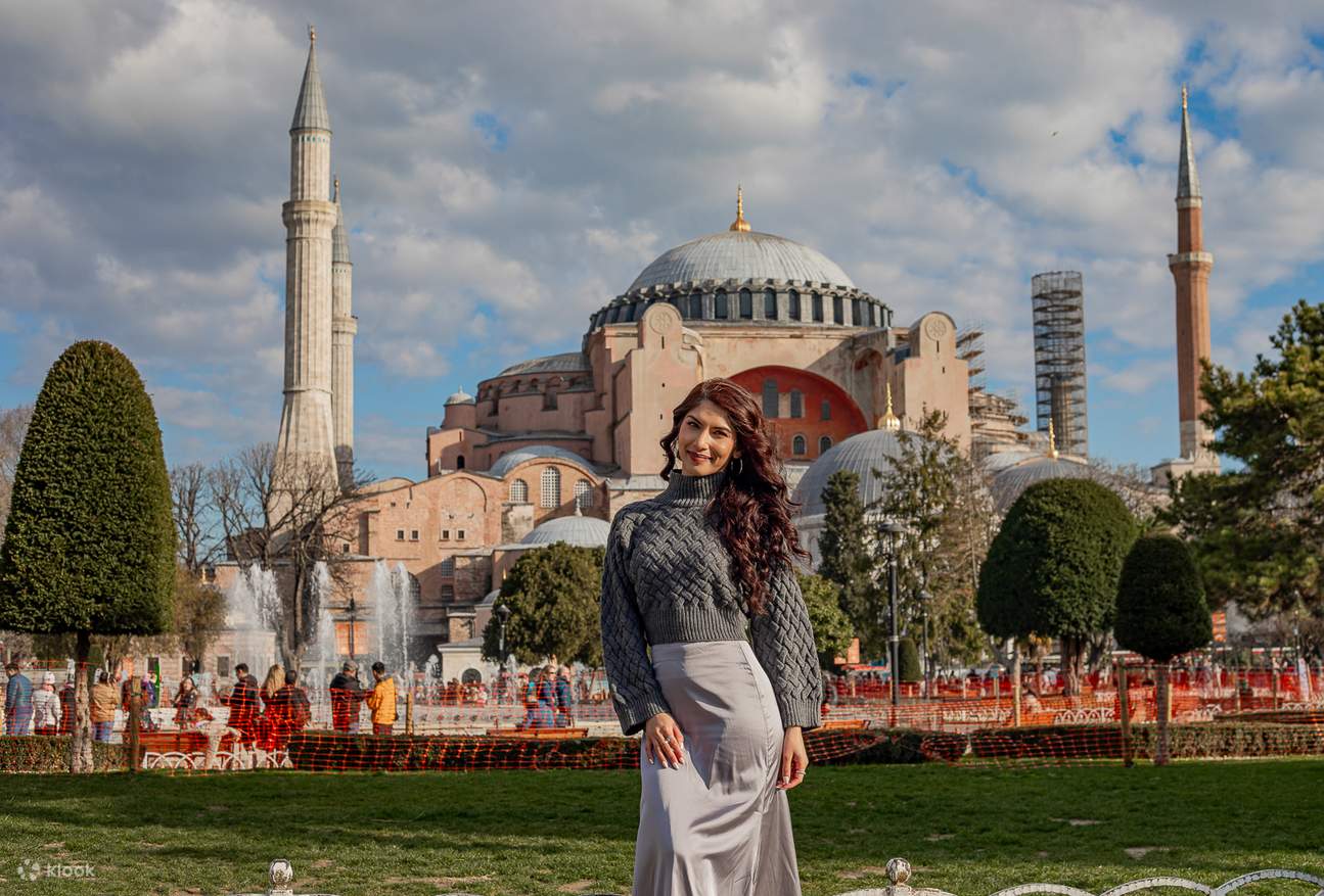 Istanbul Photoshoot Tour Hagia Sophia & Blue Mosque - Klook India