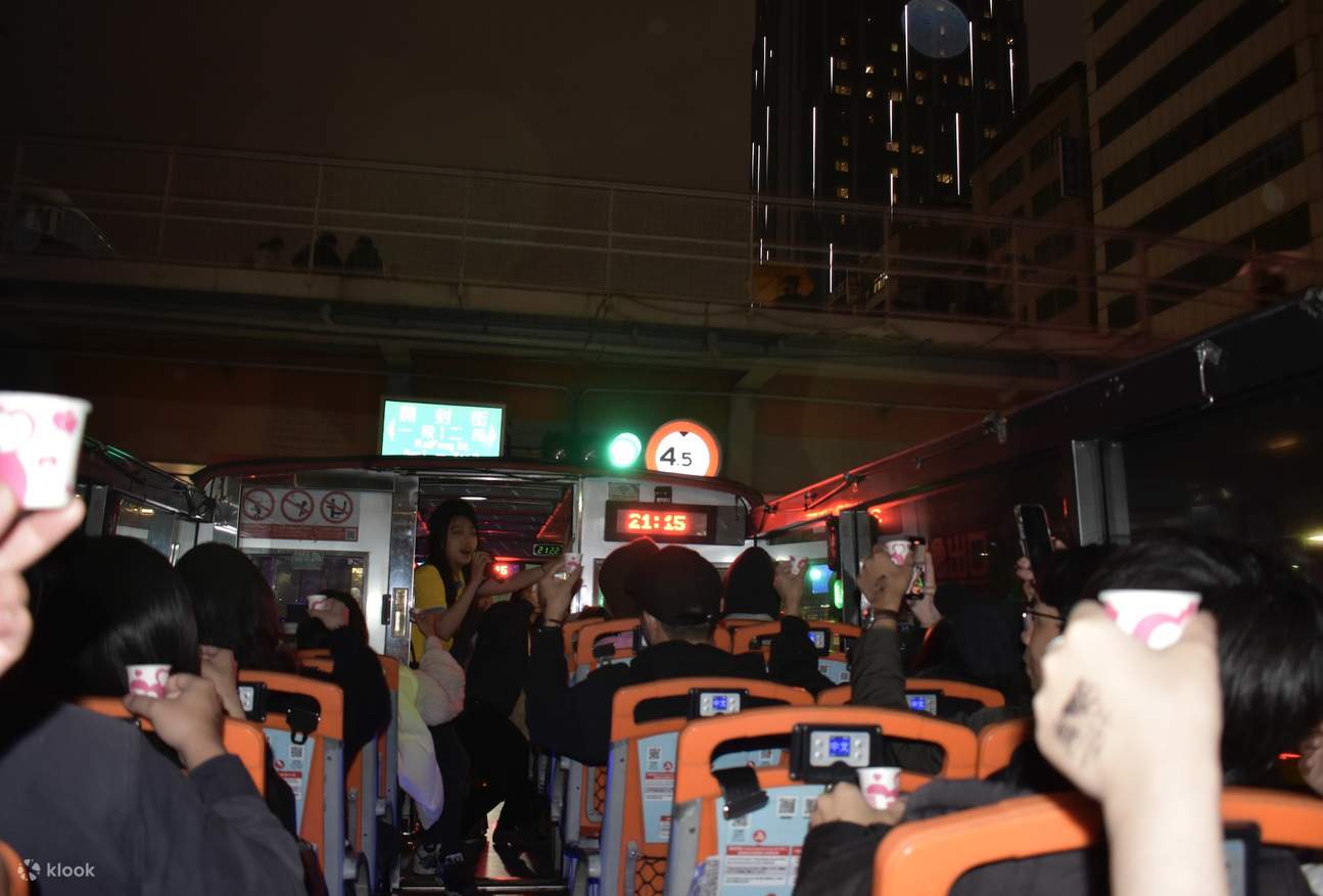 台北夜游微醺双层巴士 Klook客路