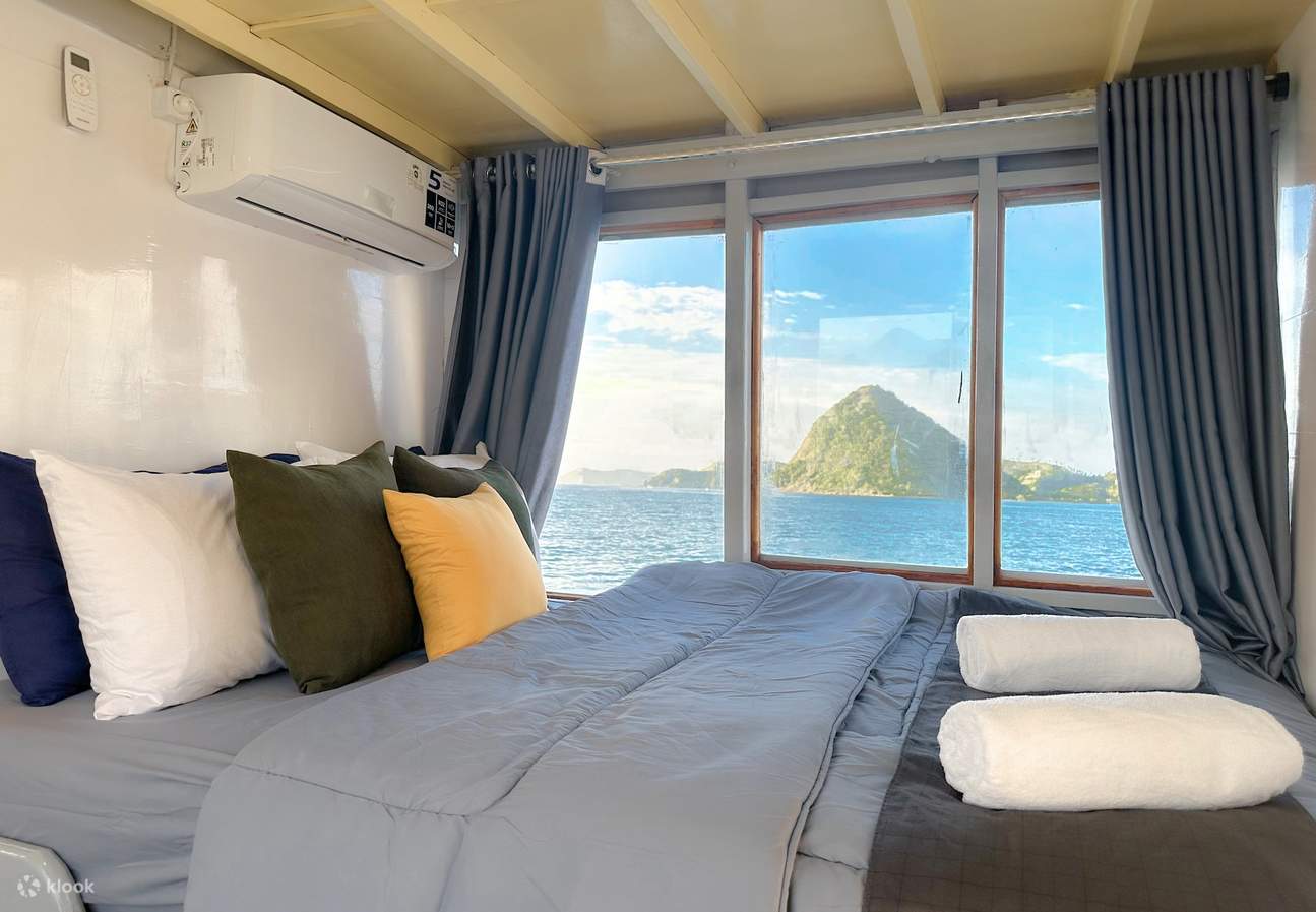 Snayla Phinisi Sailing Komodo Liveaboard Labuan Bajo - Klook India