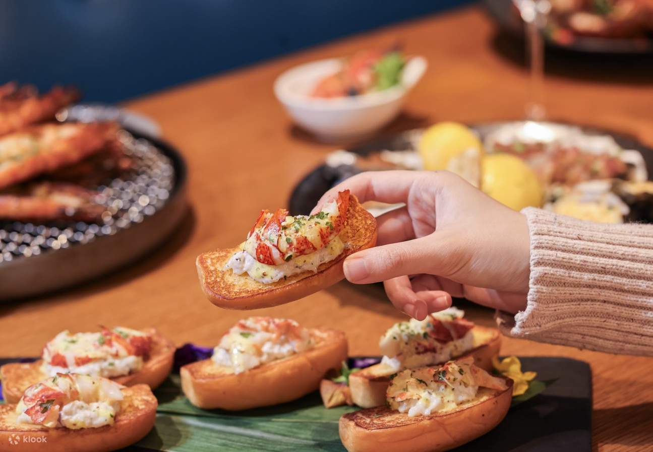 The Market at Hotel ICON | Buffet, Afternoon Tea | Durian Afternoon Tea ...