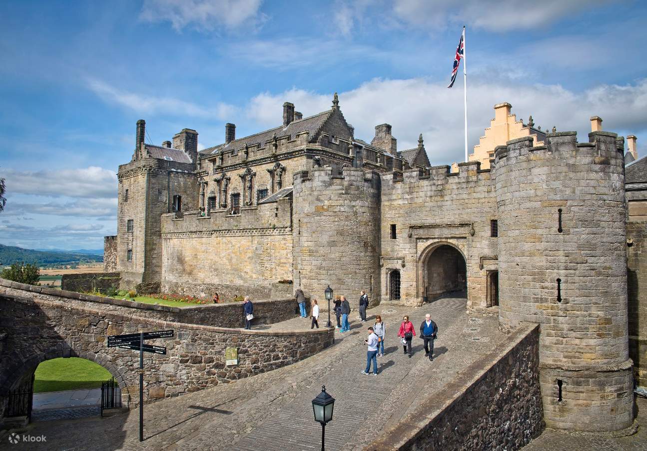 Admire Historic Scottish Wonders in This Loch Lomond, Stirling Castle ...