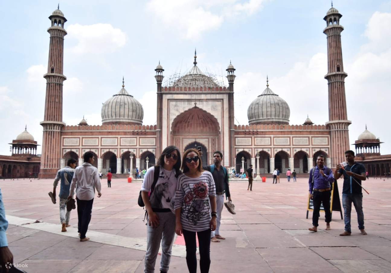 Explore Agra's Heritage on a 2-Hour Walking Tour by Auto Rickshaw ...