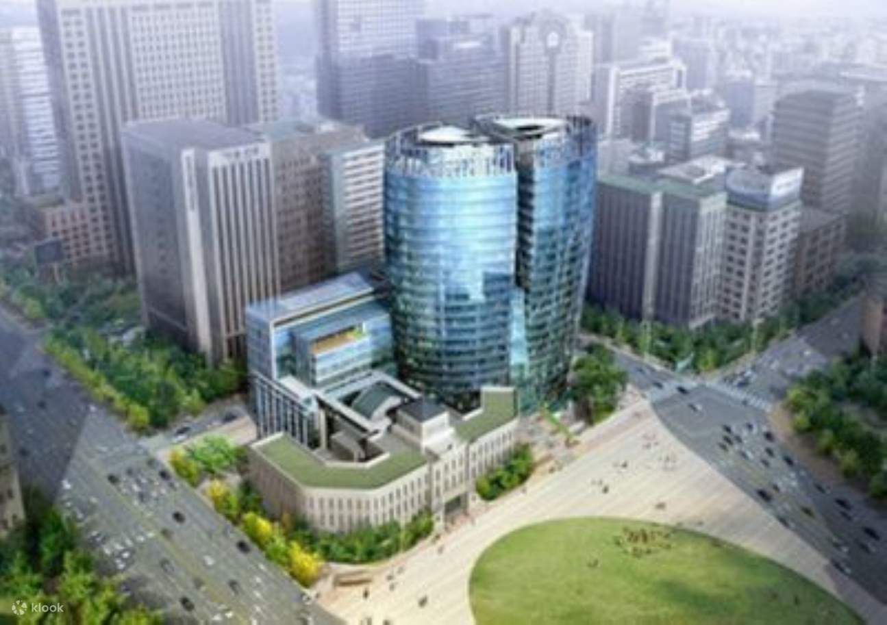 Seoul Highlights: City Hall & Lotte World Adventure Tour - Klook