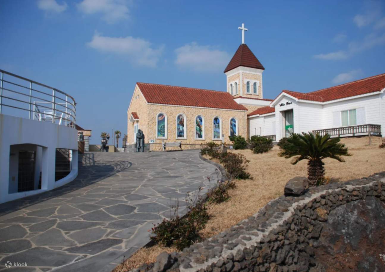 Jeju Day Tour Package Featuring Four Major Seasonal Flowers - Klook