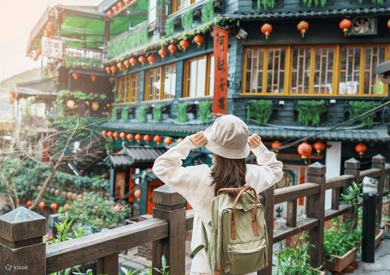 Night visit to Queen's Head in Yehliu & Jiufen day trip (including ...