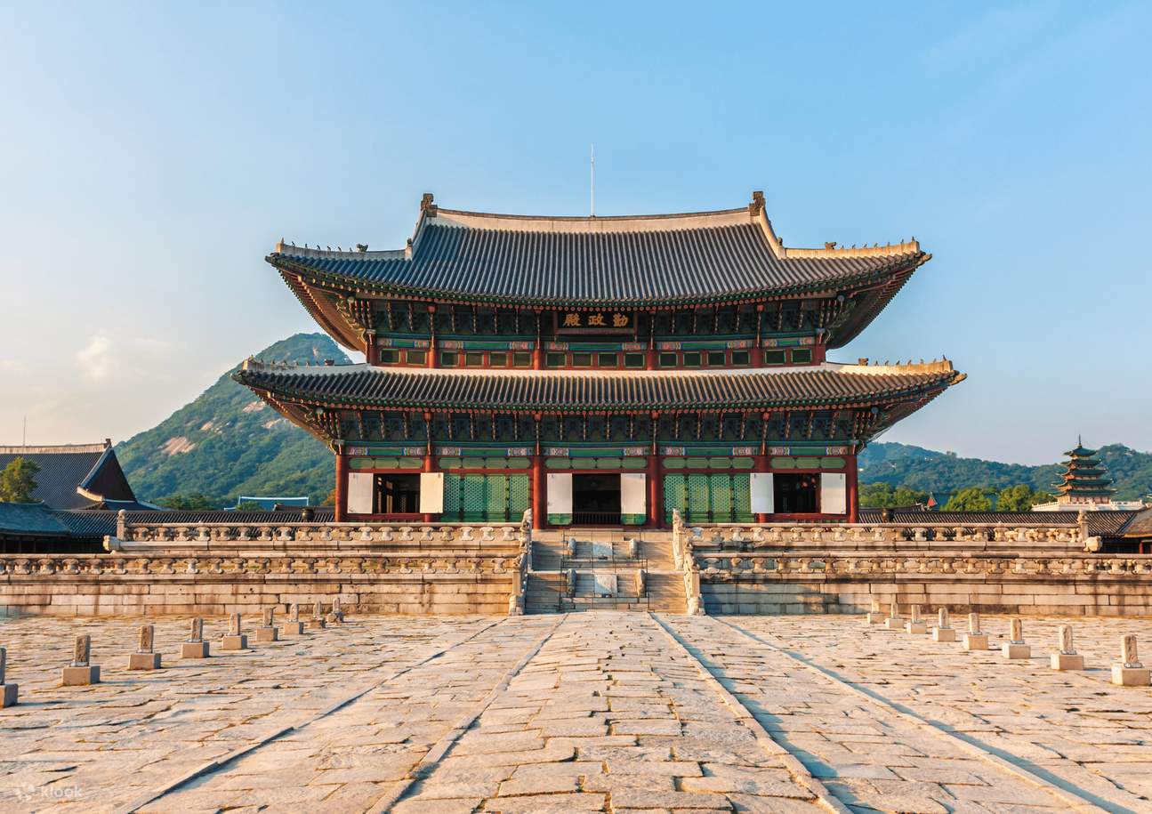 Back Through the Seoul History: Kimchi Experience Tour from Seoul - Klook