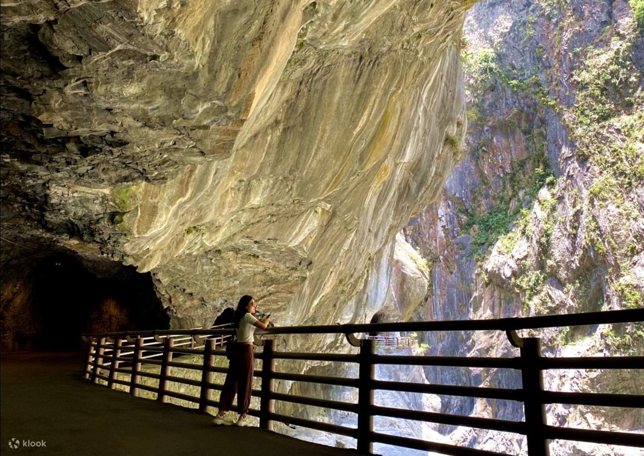 Hualien｜Taroko Mountain Moon Suspension Bridge & Baiyang Waterfall ...